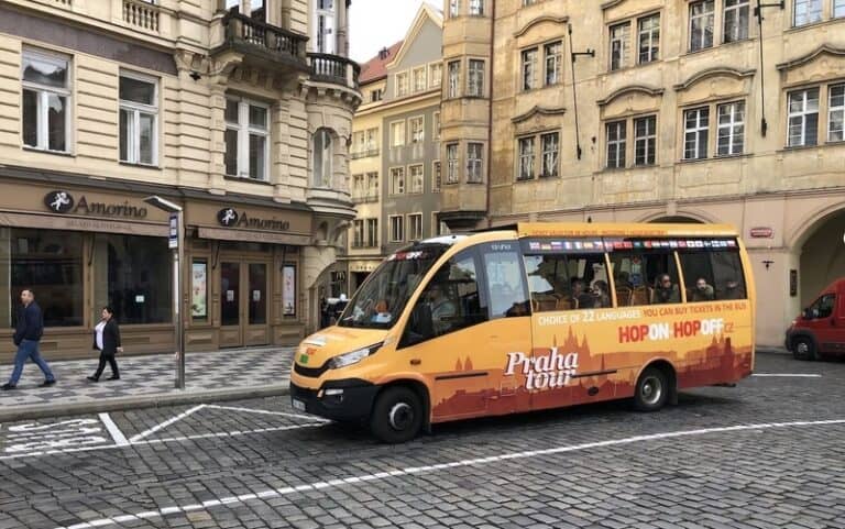 Hop-on hop-off buses in Prague: timetables & tickets